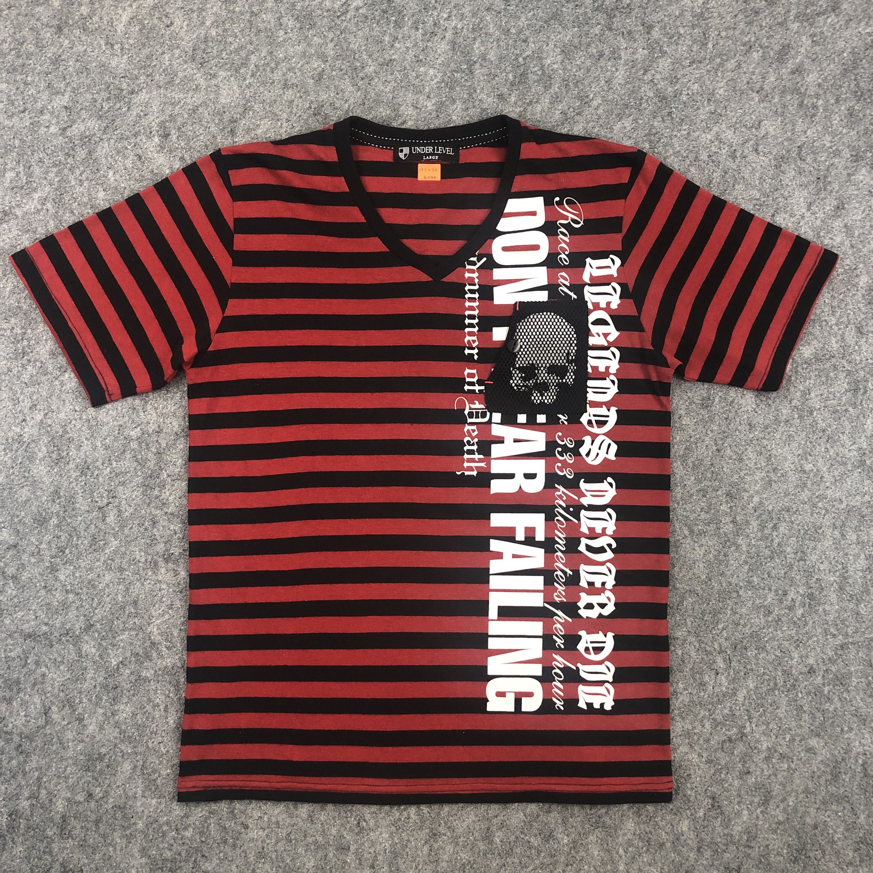 Skulls Skull Stripe Medium Tshirt - G094 | Grailed