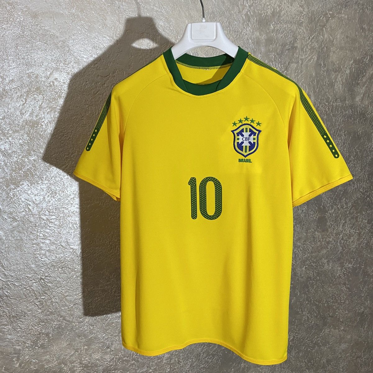 Soccer Jersey × Streetwear × Vintage Blokecore ⚽️ 2000s FC Brazil #10 ...