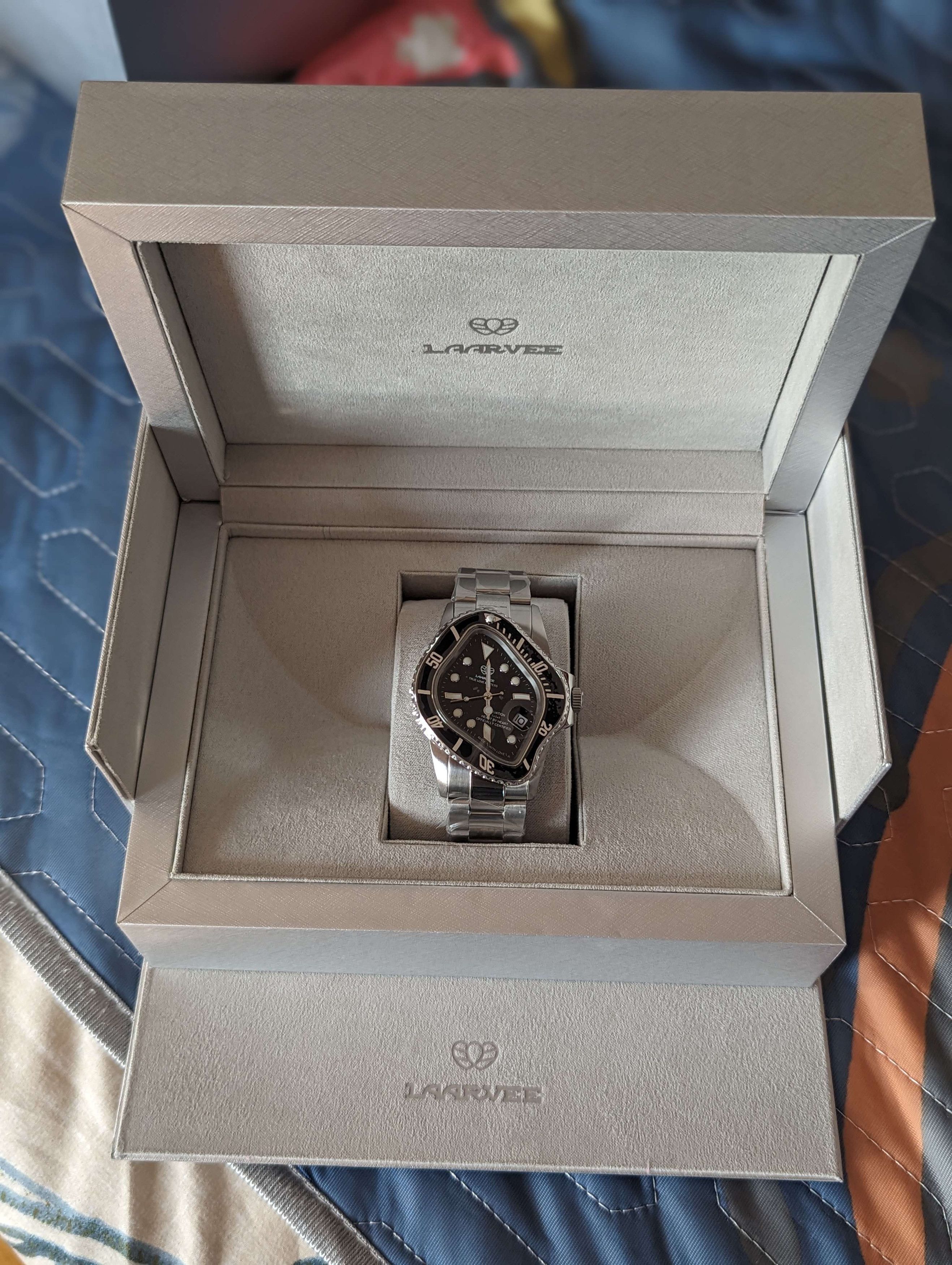 Laarvee Laarvee PEA001 Crash Watch - BLACK BEZEL & BLACK DIAL | Grailed