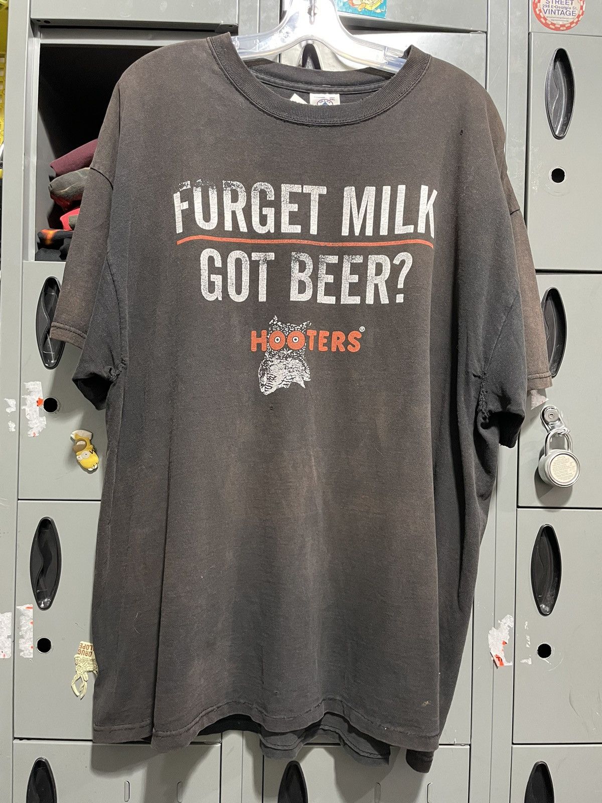 Vintage Hooters forget milk got beer? 90s restaurant promo tee | Grailed