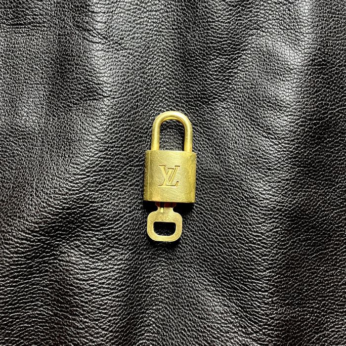 Louis Vuitton Vintage Louis Vuitton 300 Lock Padlock #189 | Grailed