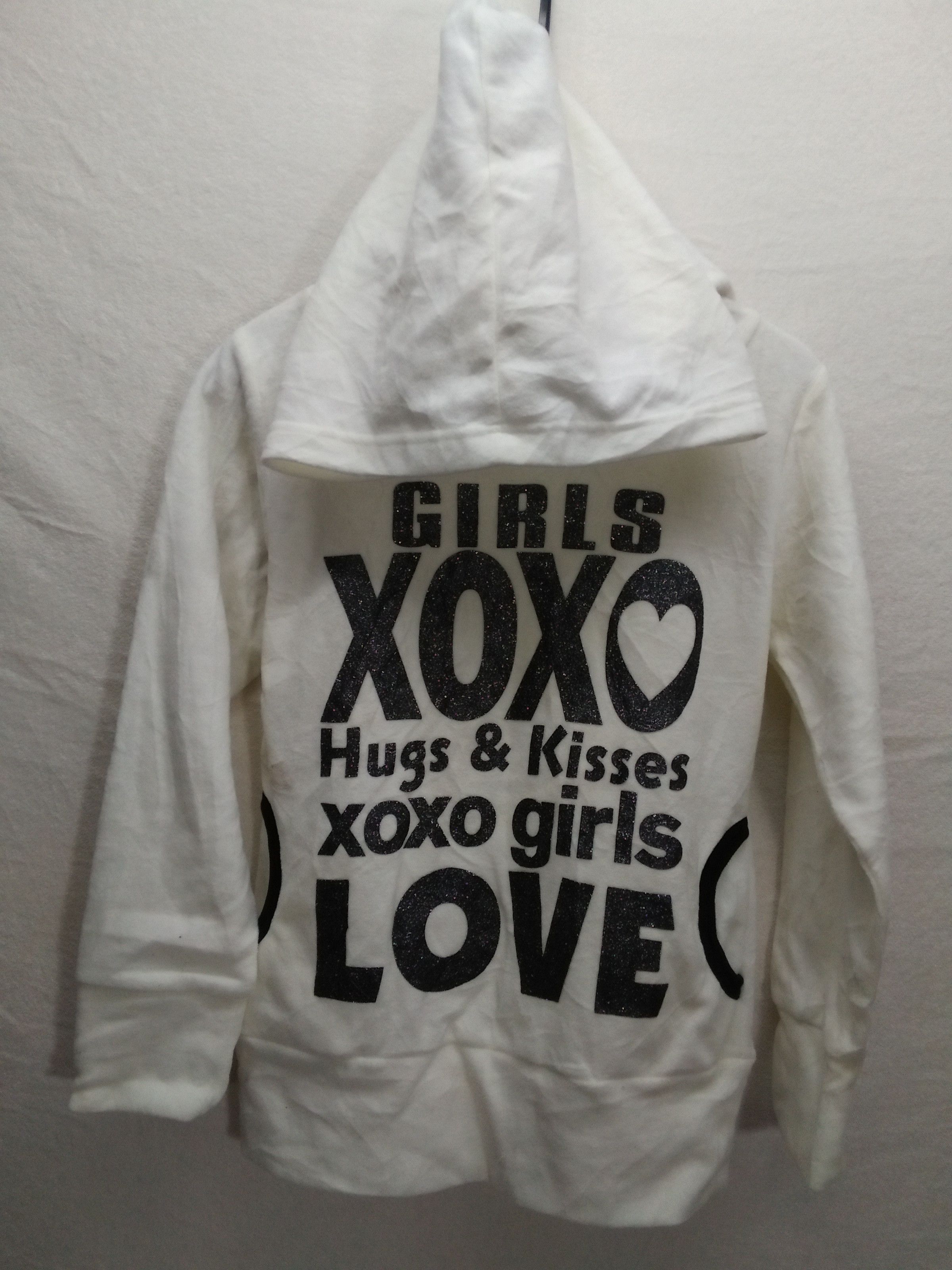 Xoxo Last Drop...!!! Girls XOXO Hugs And Kisses XOXO Girls Love | Grailed