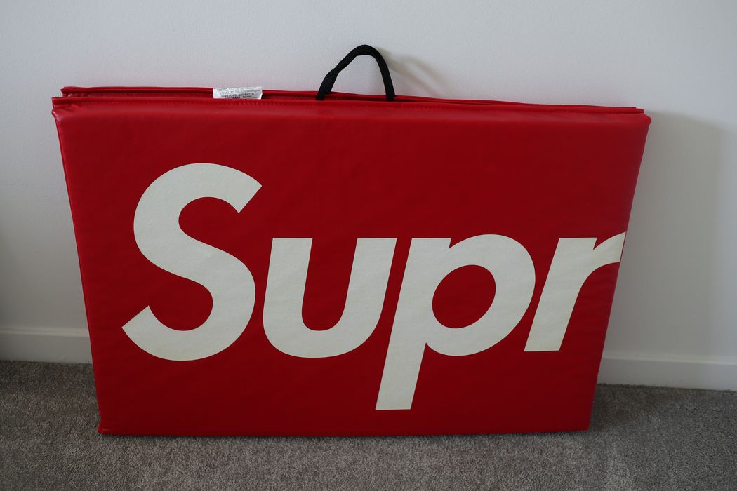 Supreme Supreme x Everlast: Boxing Mat Yoga Sleeping RARE | Grailed