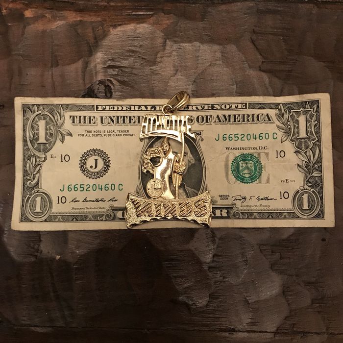 Vintage Three 6 Mafia Hypnotize Minds Pendant | Grailed