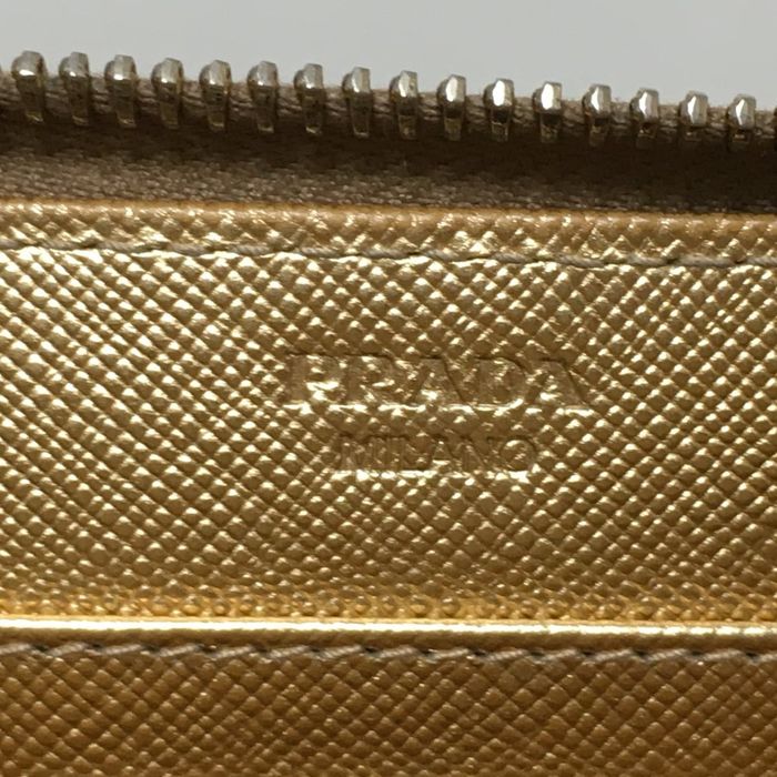 Prada Prada wallet | Grailed