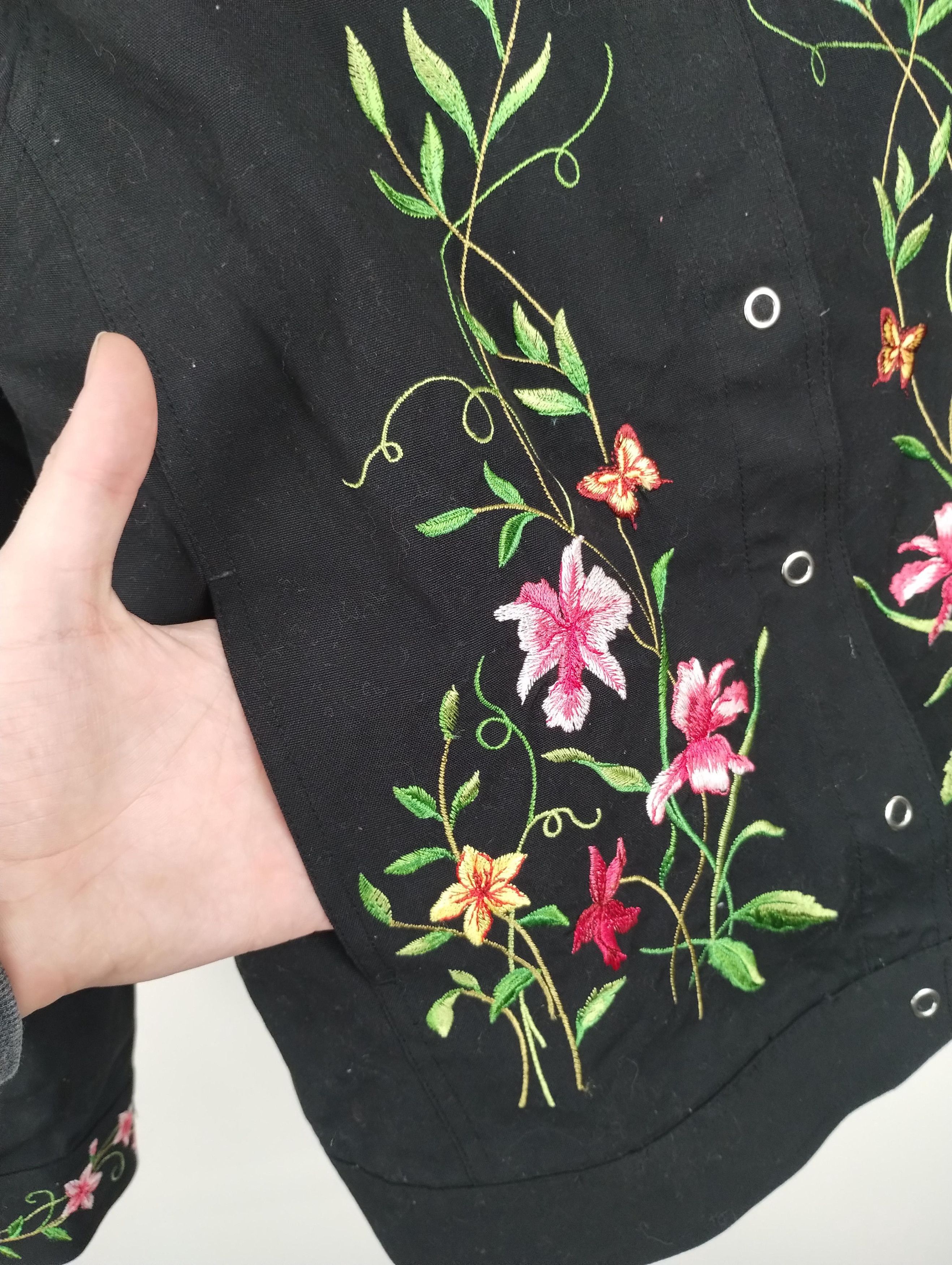 Art × Cardigan × Vintage Vintage Victor Costa Floral Embroidered Button ...