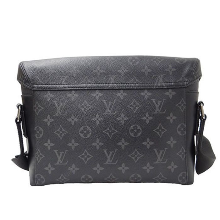 Louis Vuitton Louis Vuitton Messenger voyager shoulder | Grailed