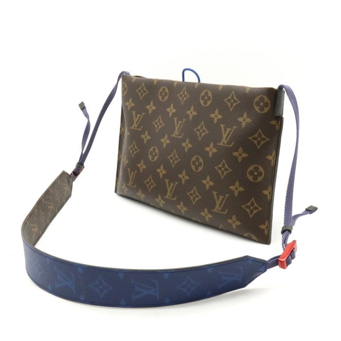 Louis Vuitton Louis Vuitton Pochette Apollo shoulder | Grailed