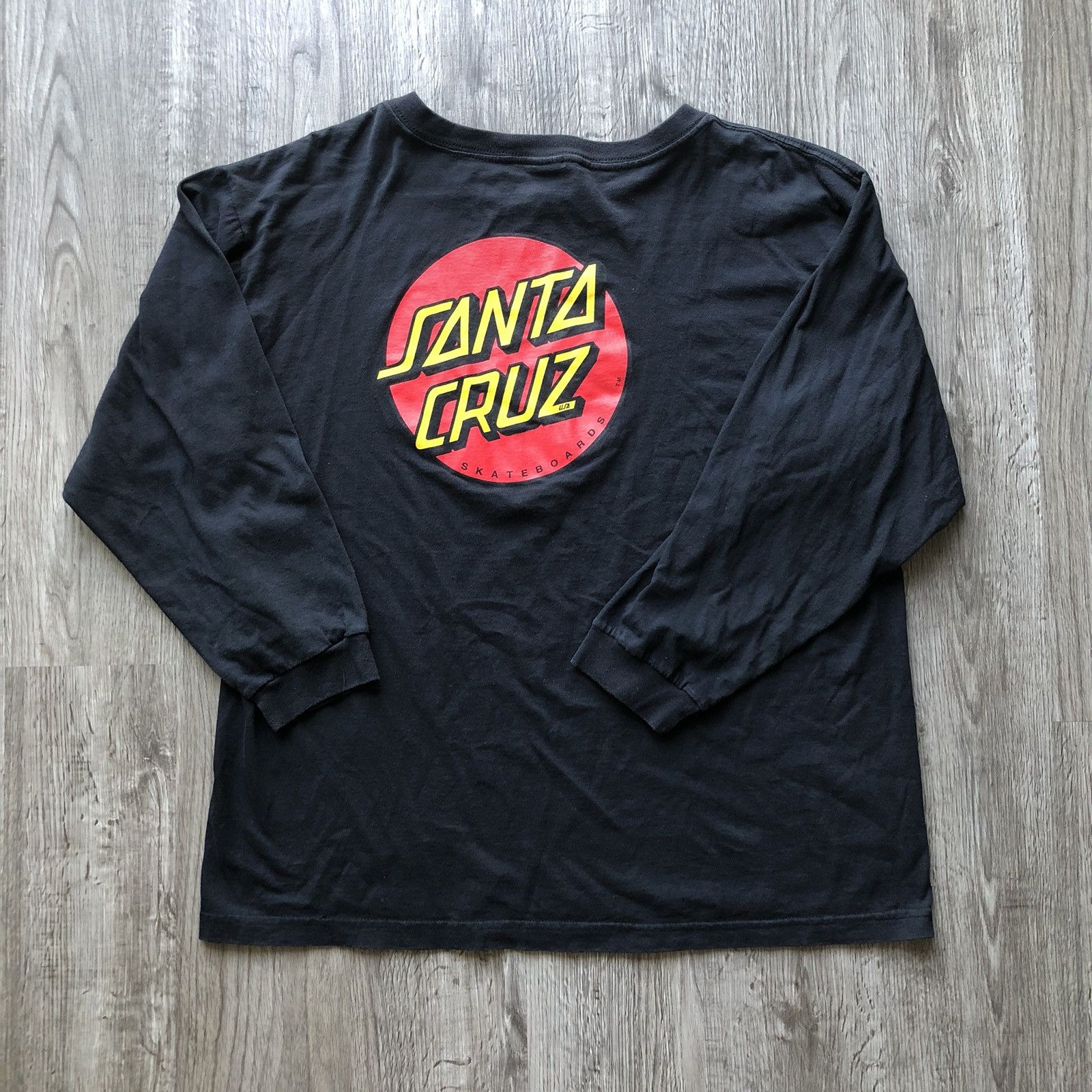 Santa Cruz × Santa Cruz Skateboards Long Sleeve Santa Cruz Graphic Tee ...