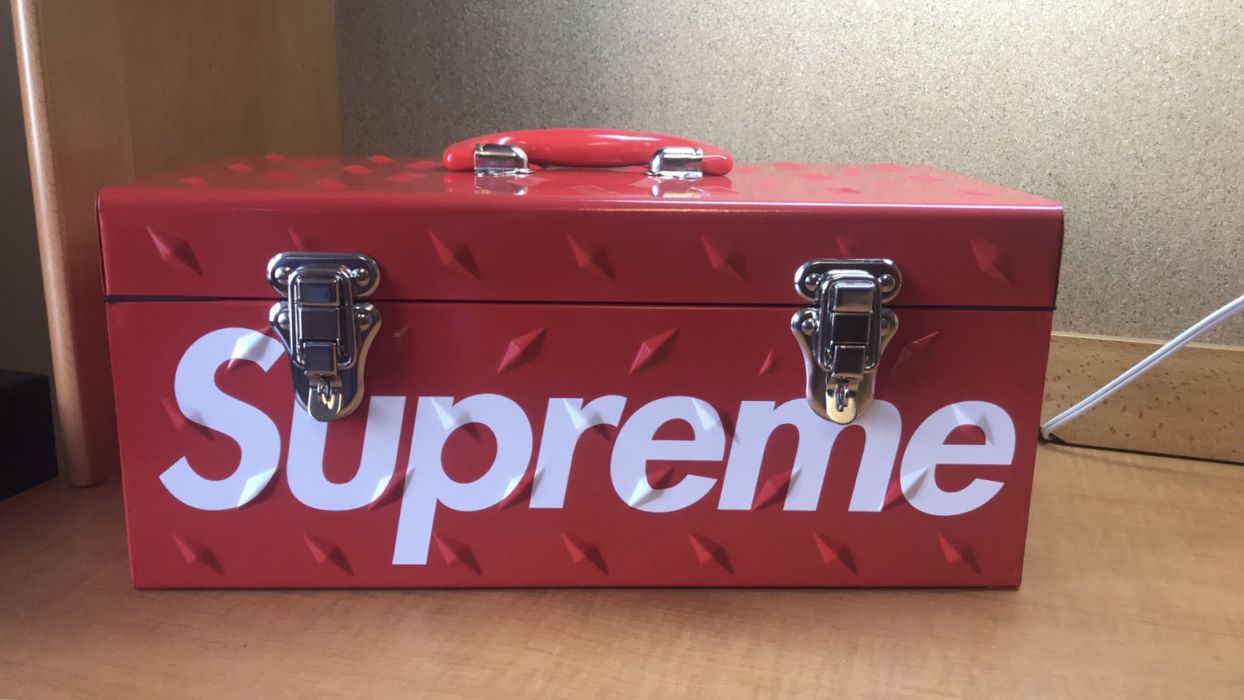 Supreme Diamond Plate Tool Box (Supreme) | Grailed