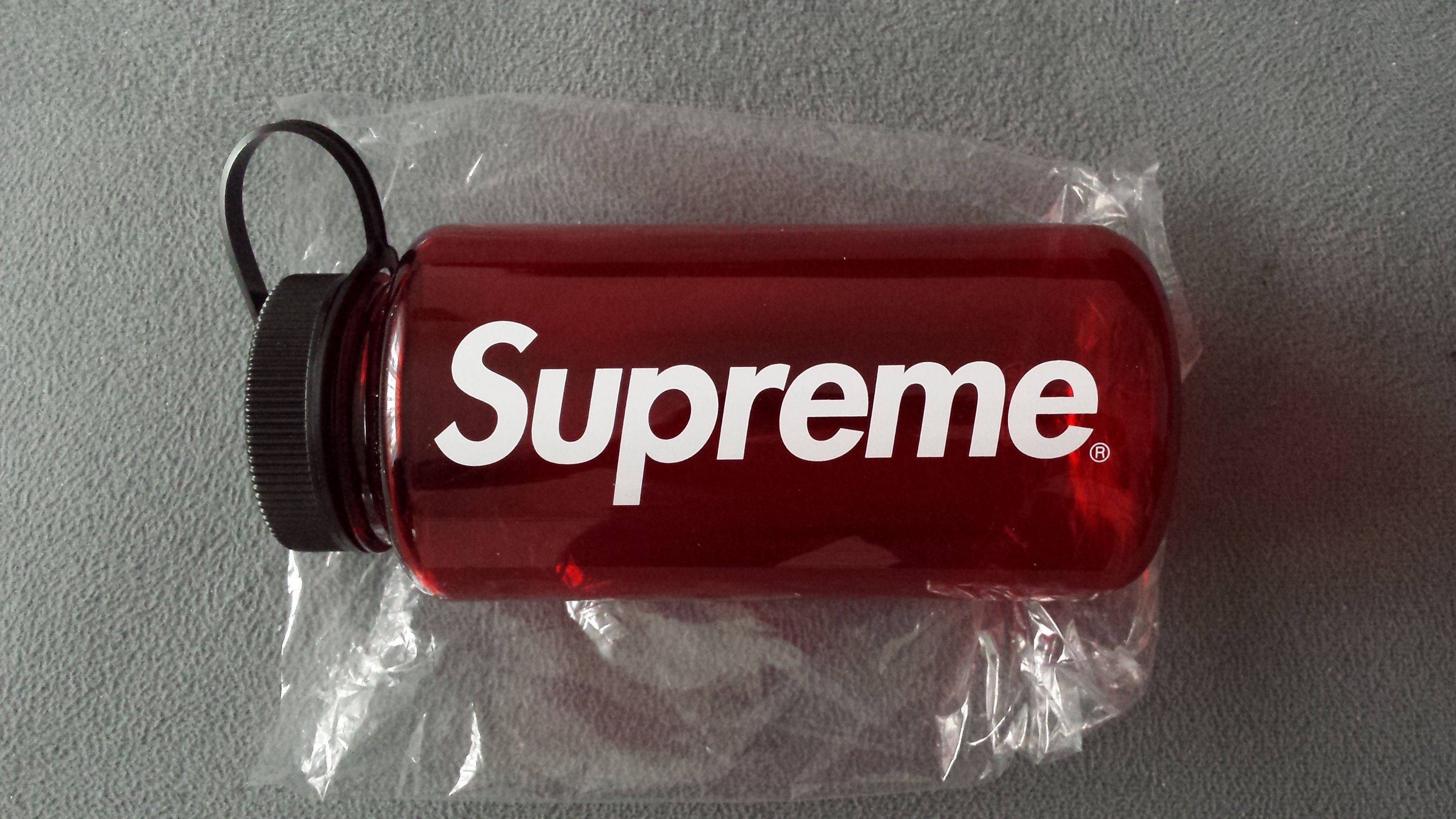 Supreme Water Bottle | Grailed