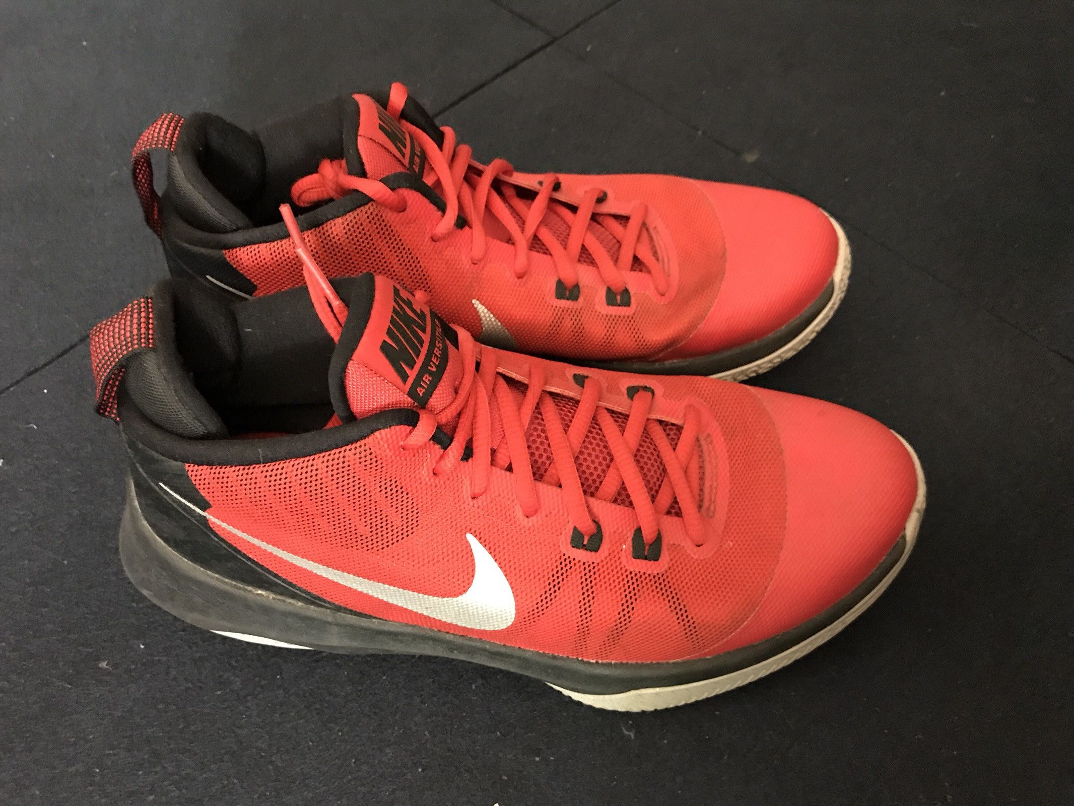 Nike Air Versatile | Grailed