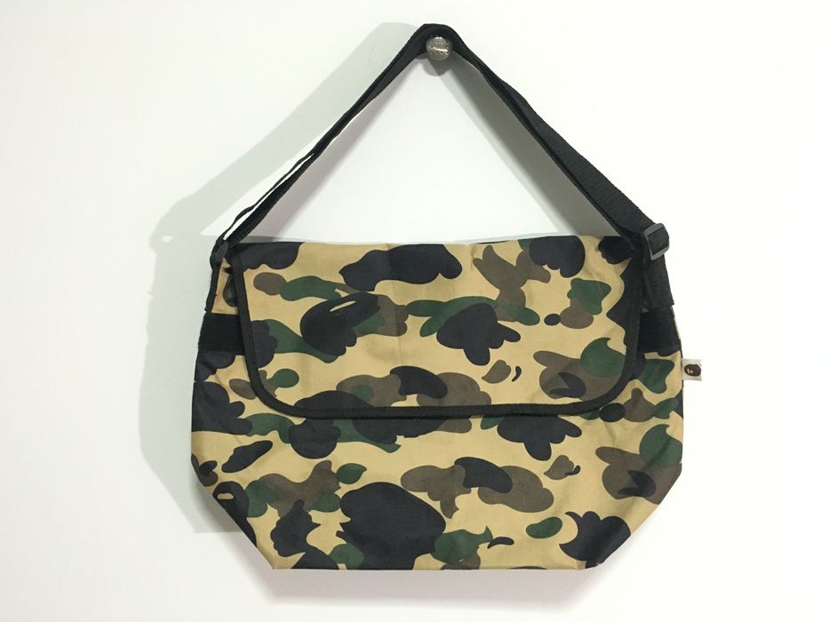 Bape Bape messenger bag crossbody bag shoulder bag bape camo Excellent ...