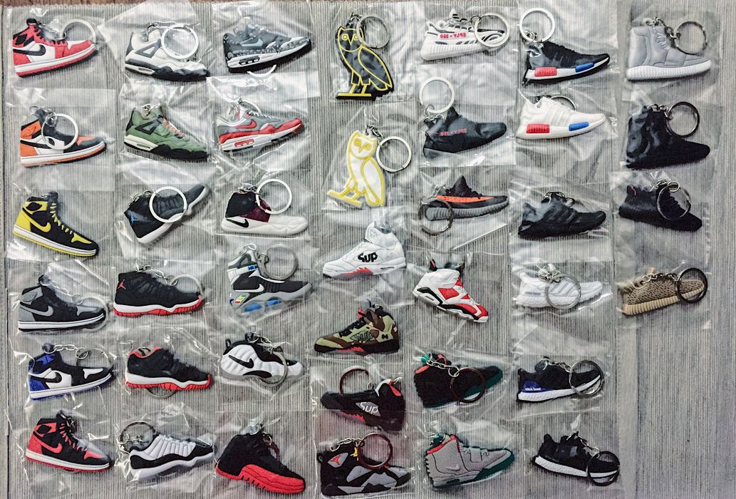 Drake Drake OVO Black And Yellow Keychain | Grailed