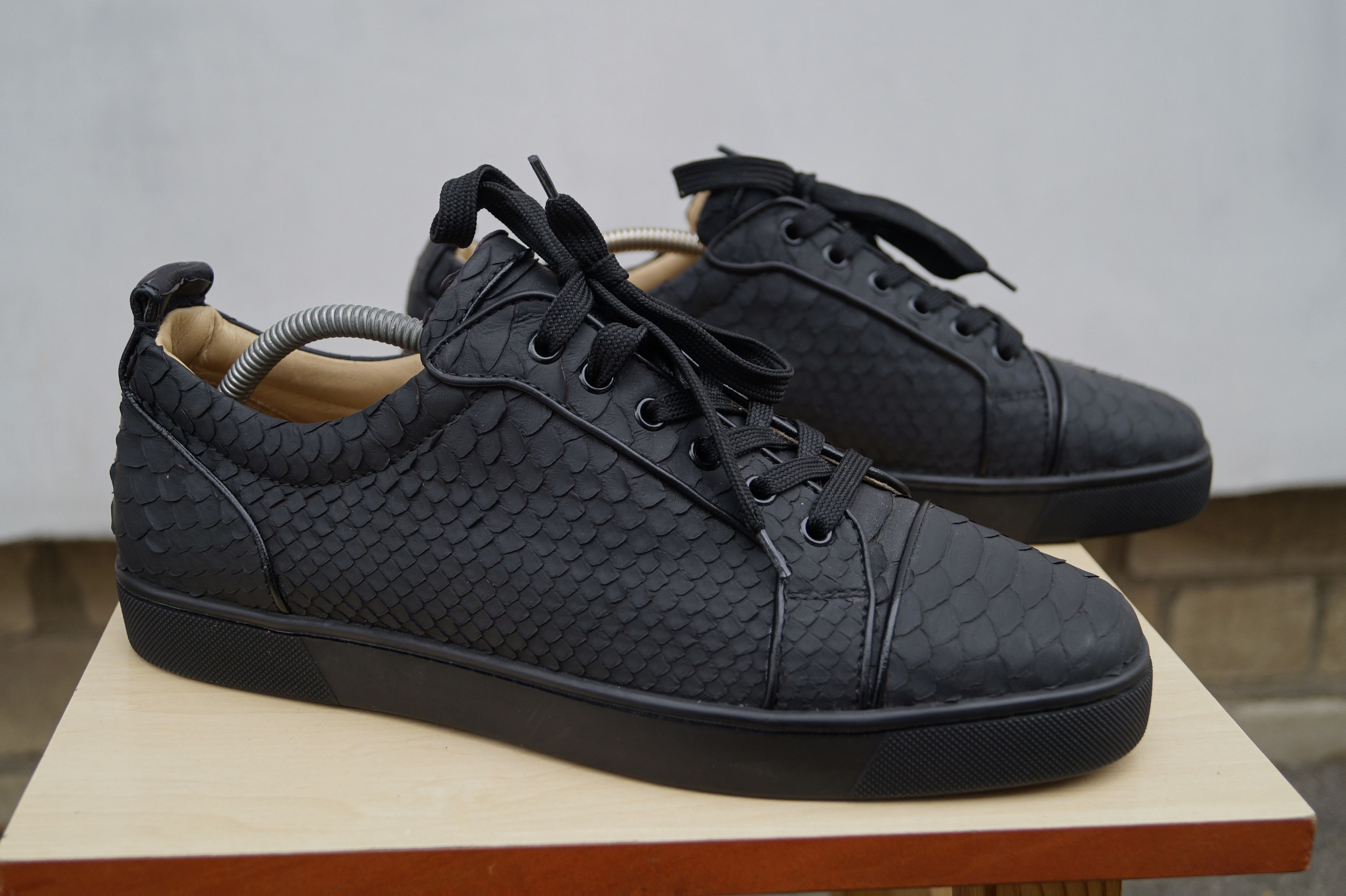 Christian Louboutin 100% Authentic Christian Louboutin Low-Top Sneakers ...