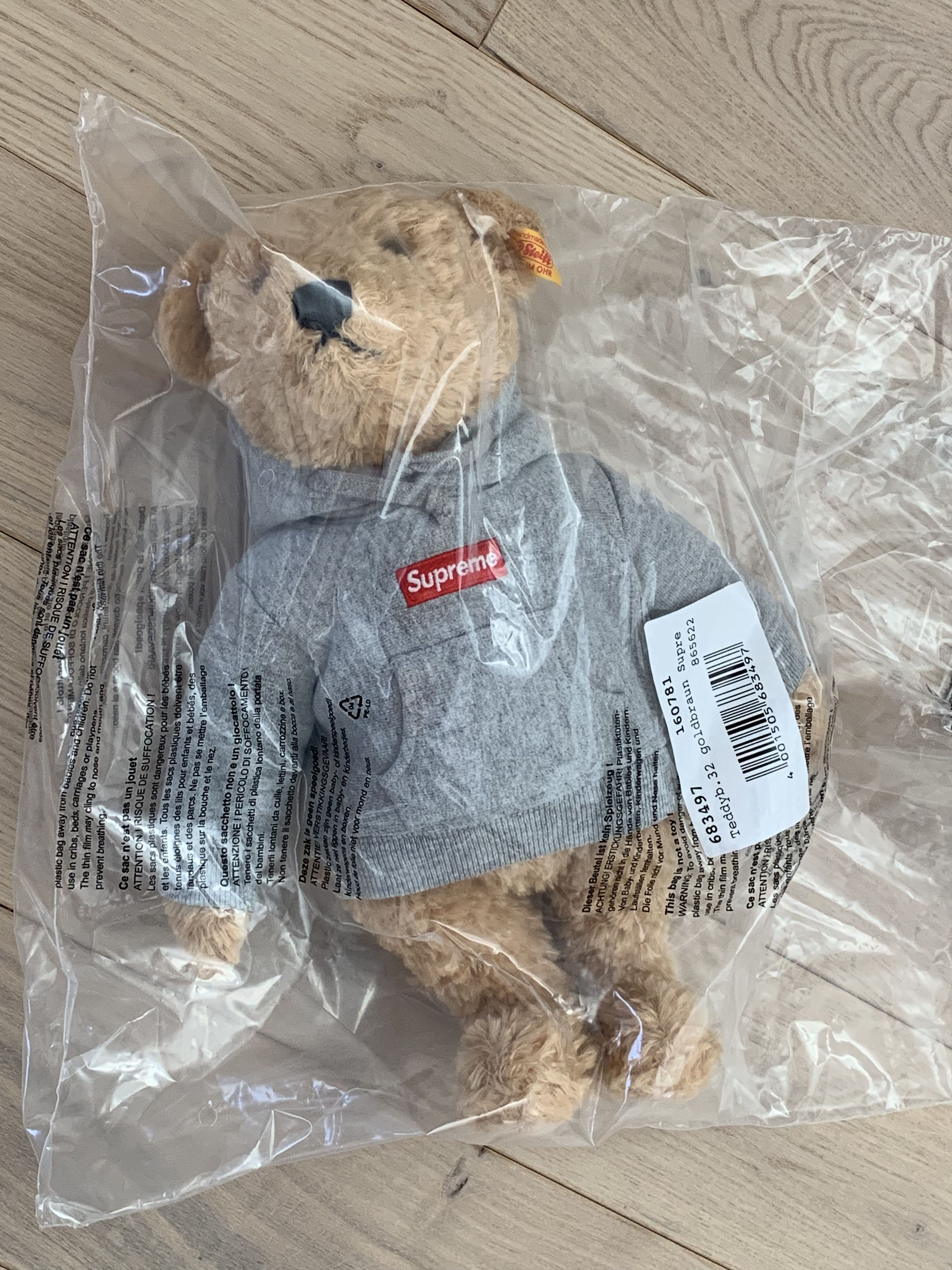 Supreme teddy bear resell store