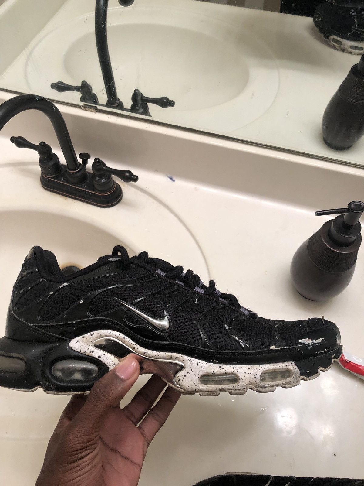 Nike Nike Men's Air Max Plus TN (Chrome Oreo) QS | Grailed