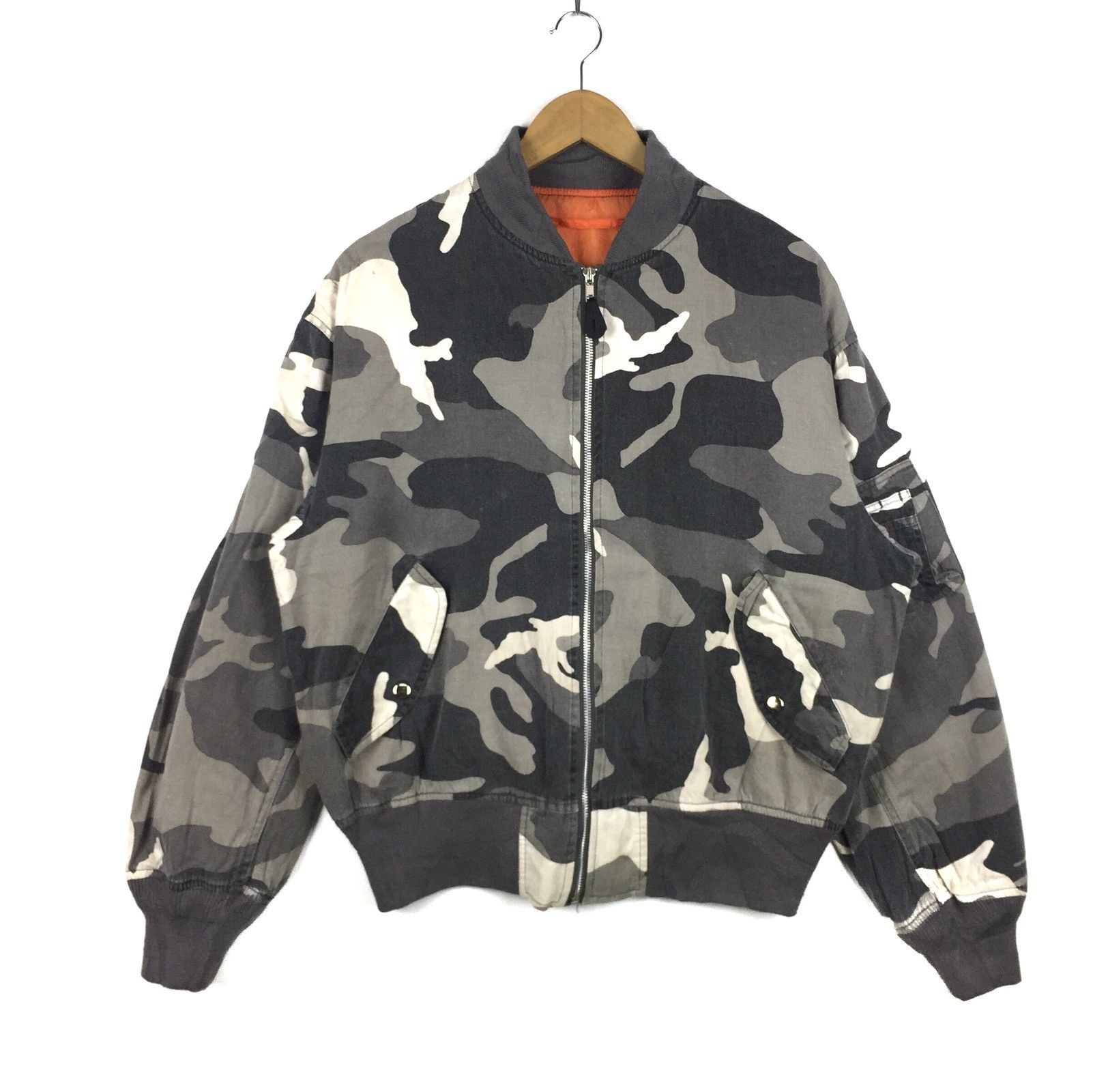 Vintage Vintage 90s Bicol Bird Army Bomber Jacket | All Over Camouflage ...