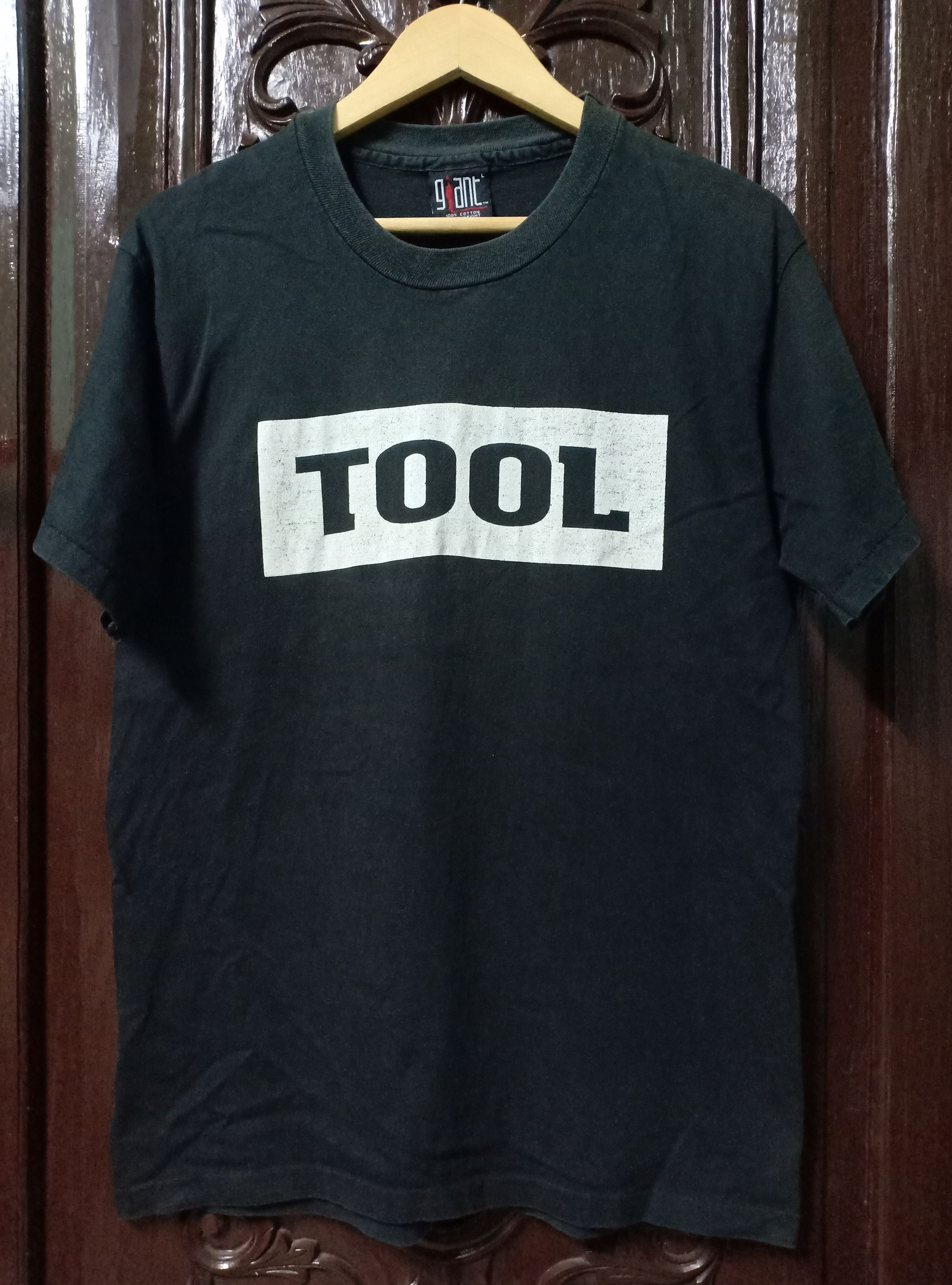 Vintage Vintage 90's Tool 1991 Giant tag size M/L (w19 L28) Nine Inch ...