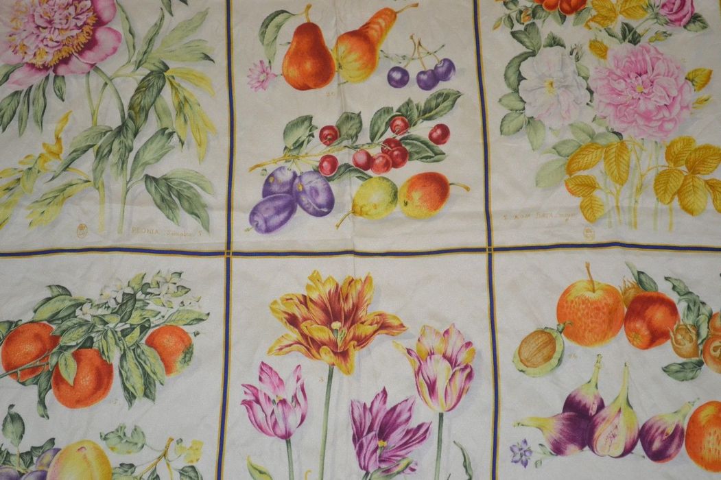Gucci AUTHENTIC GUCCI GG FRUIT & VEGETABLES MOTIVE SILK SCARF MADE IN ...