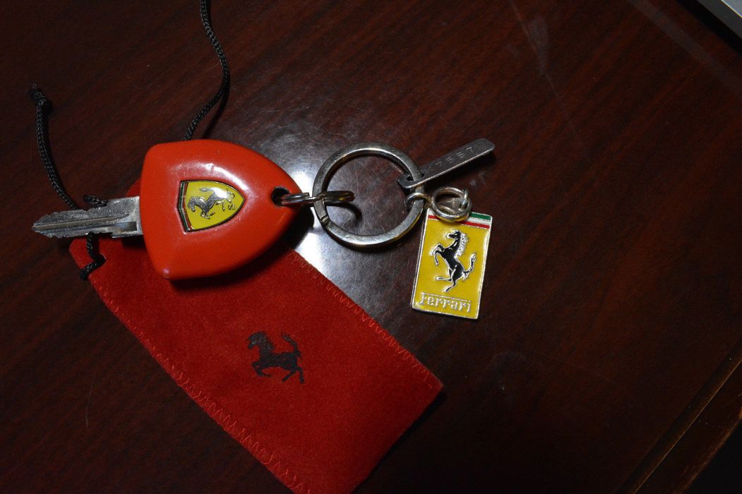 Ferrari Genuine Authentic FERRARI ENZO KEY FOB Remote Car Key Chain ...