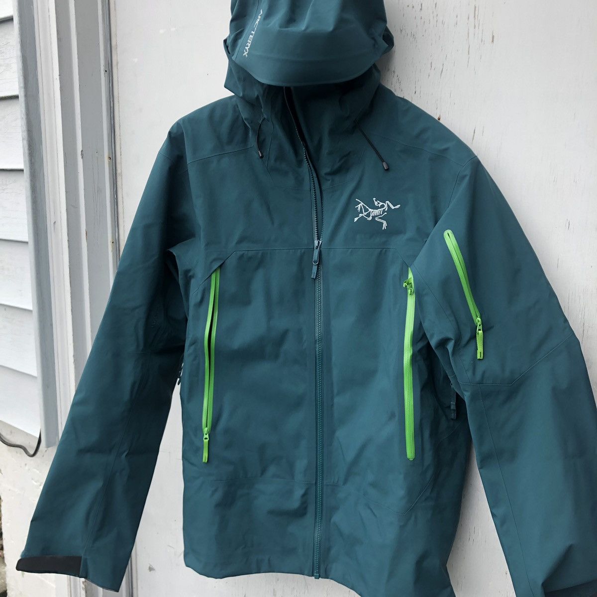 Arc'Teryx NWT Arc’teryx Sabre men’s jacket in Pytheas(color)with RECCO ...