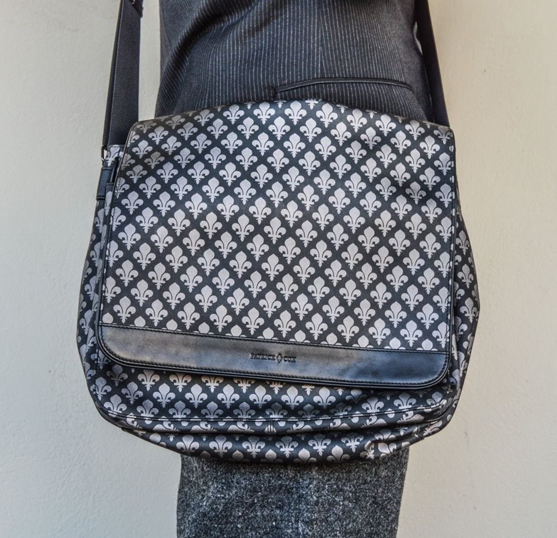 Patrick Cox Monogram messenger bag 300$ | Grailed