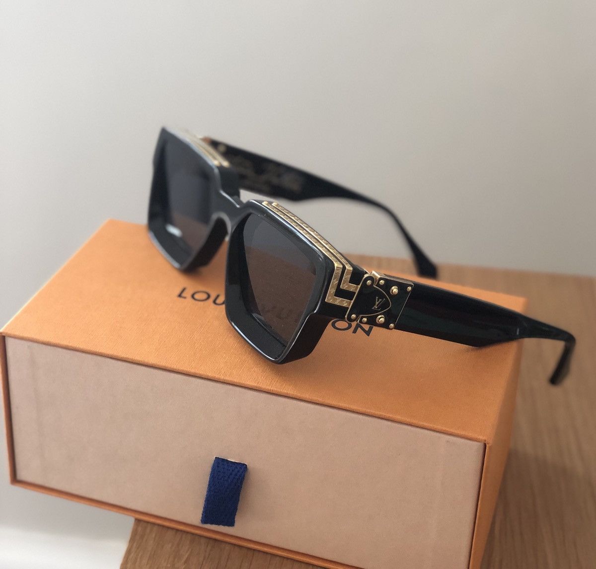 Louis Vuitton × Virgil Abloh Louis Vuitton LV Millionaire Sunglasses ...