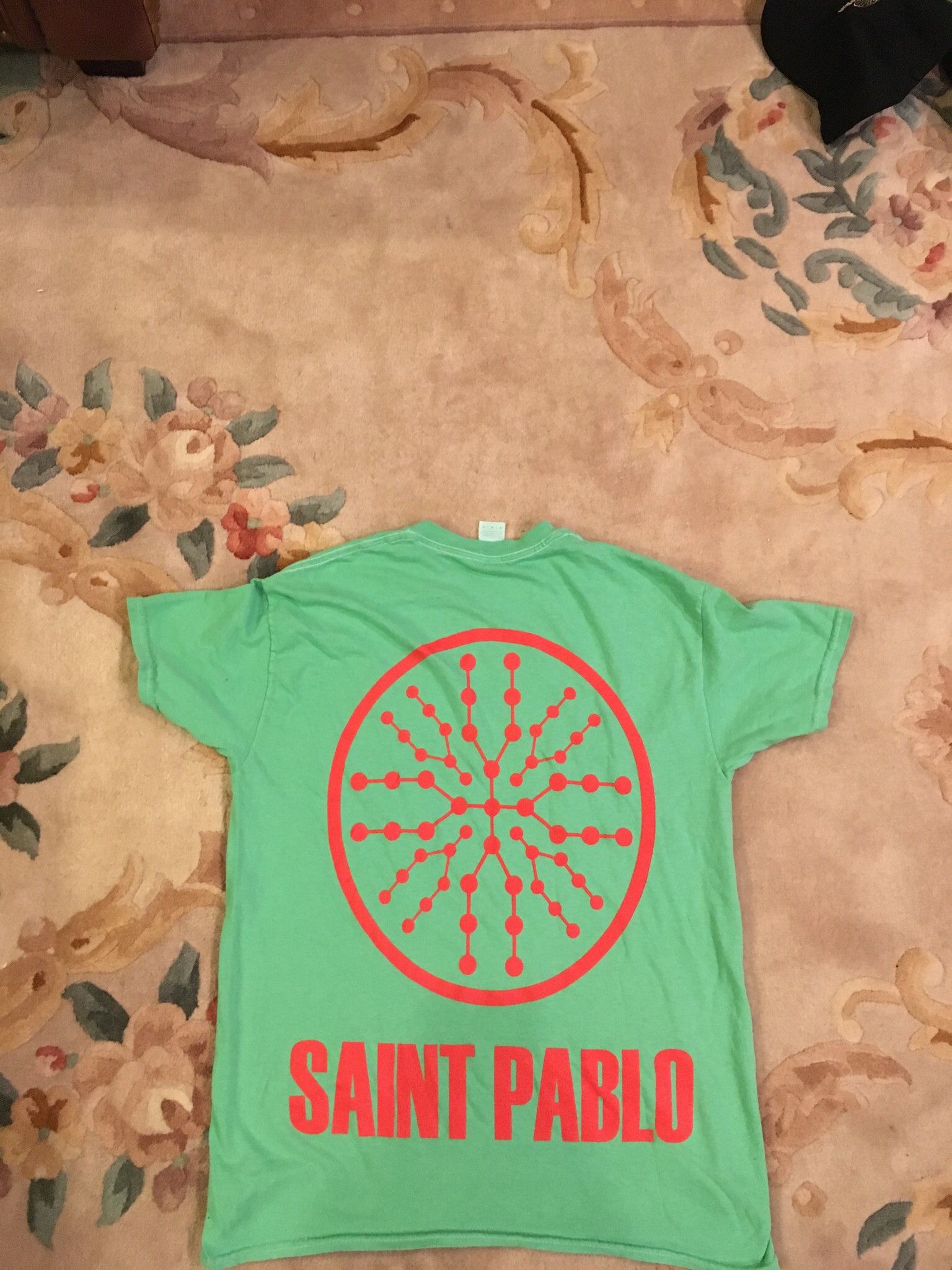 Kanye West Saint Pablo tour merch pistachio green NYC msg exclusive ...
