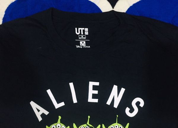 Uniqlo Uniqlo x Disney x Pixar Aliens In Action | Grailed