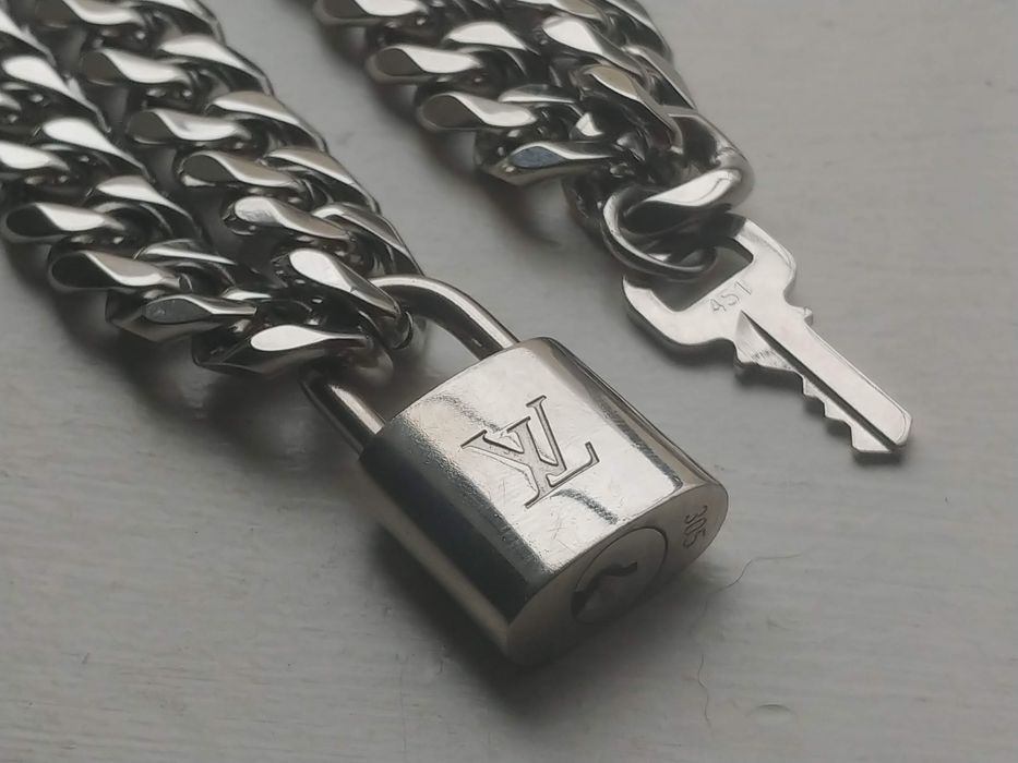 Louis Vuitton Authentic SILVER Louis Vuitton Padlock Lock and Key Put ...