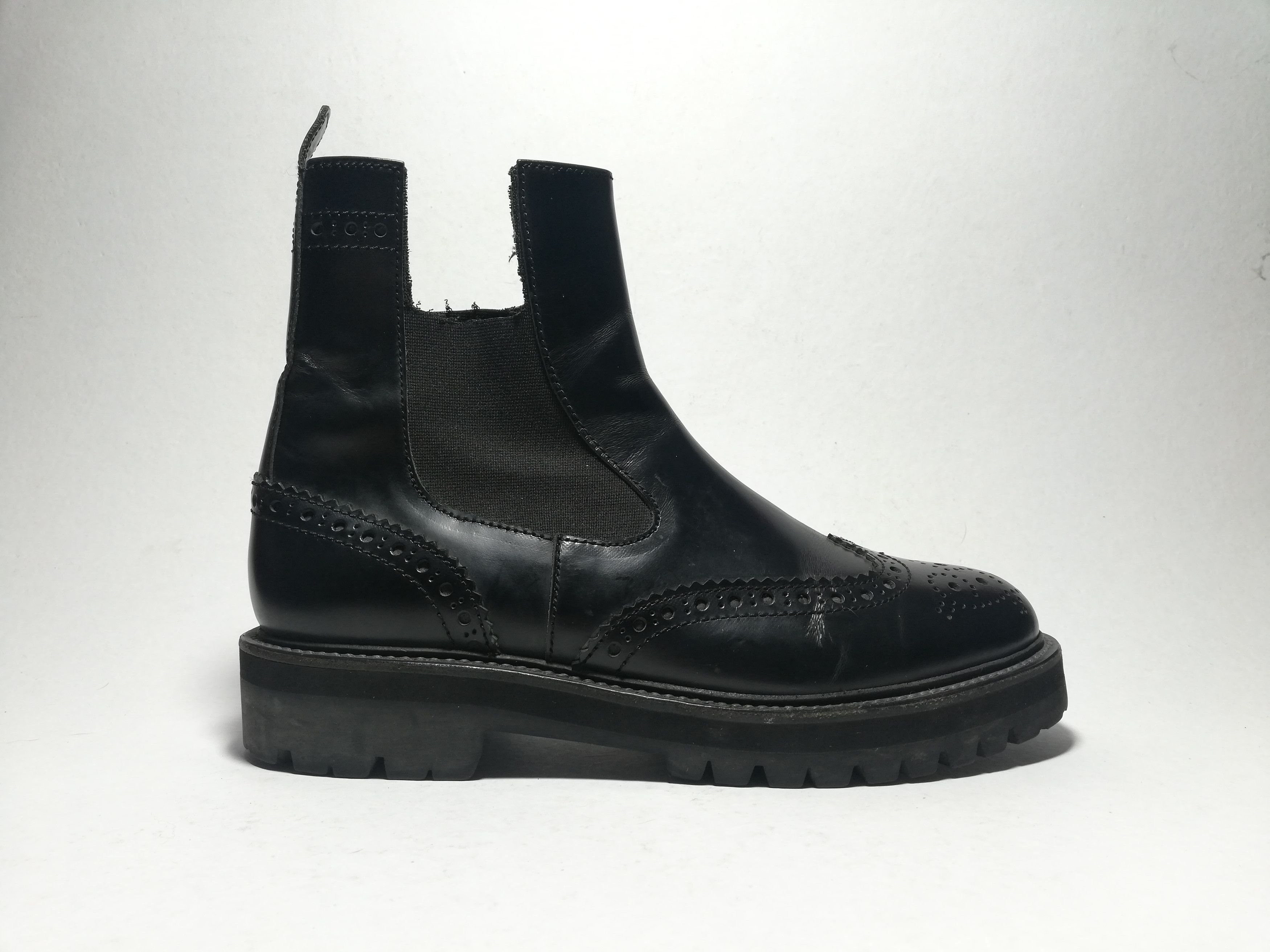 Juun.J Chelsea Wingtip Brogues Boot | Grailed