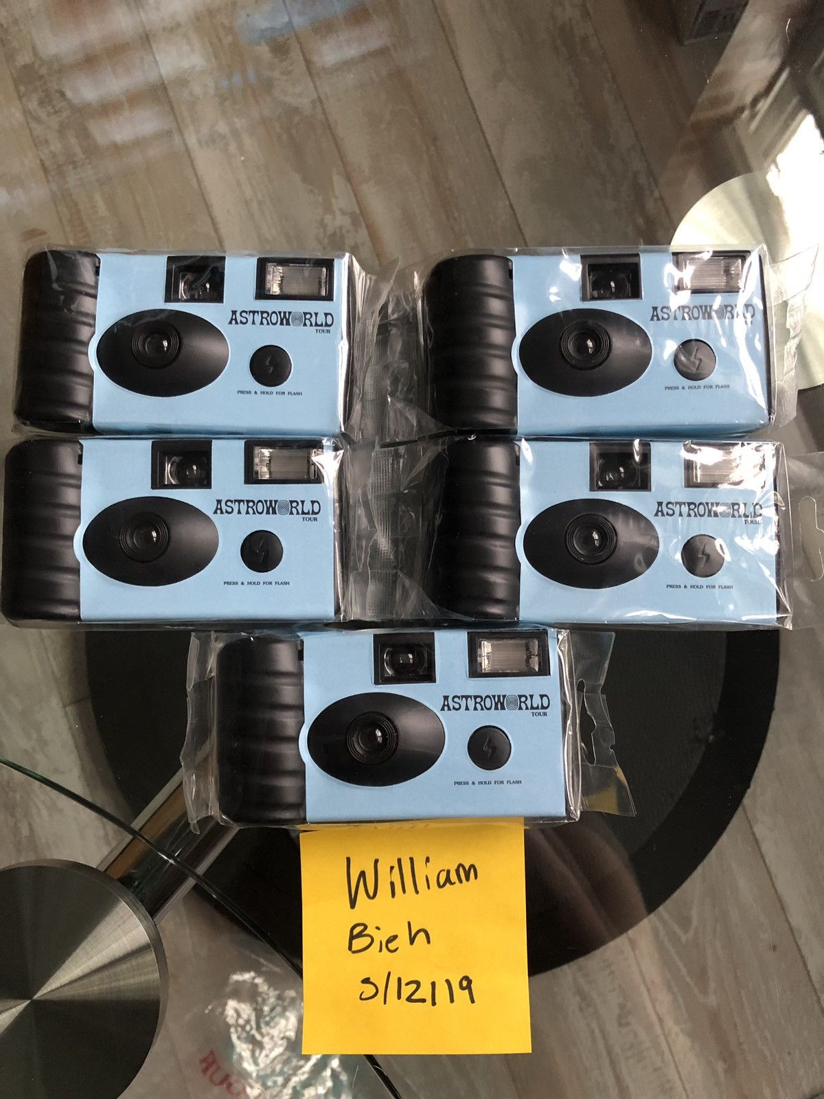 Travis Scott Travis Scott Astroworld Disposable Camera Knicks Jordan 1 ...