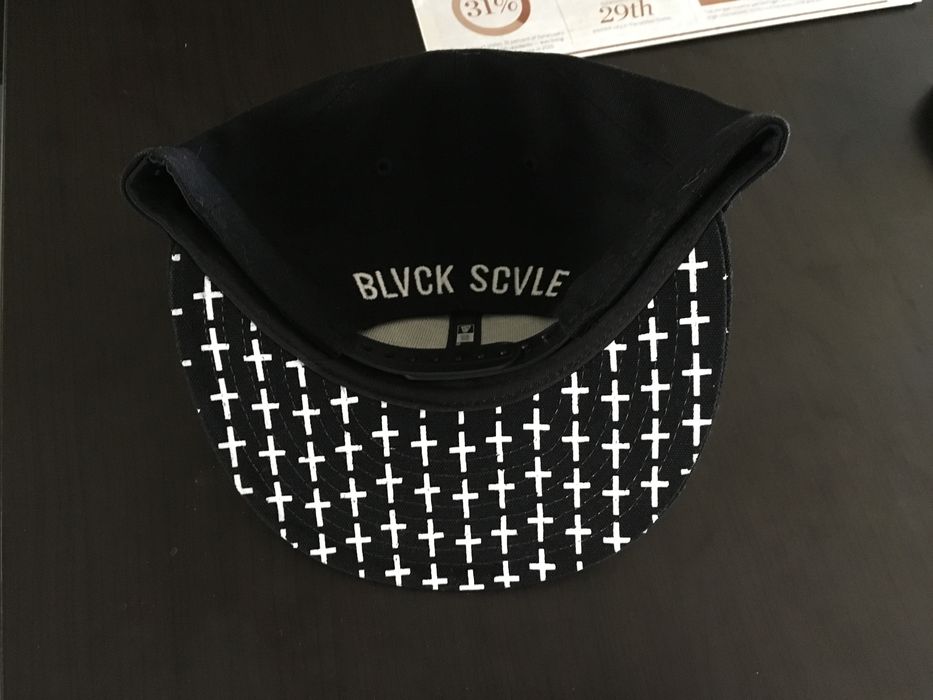 Black Scale Funeral SnapBack | Grailed