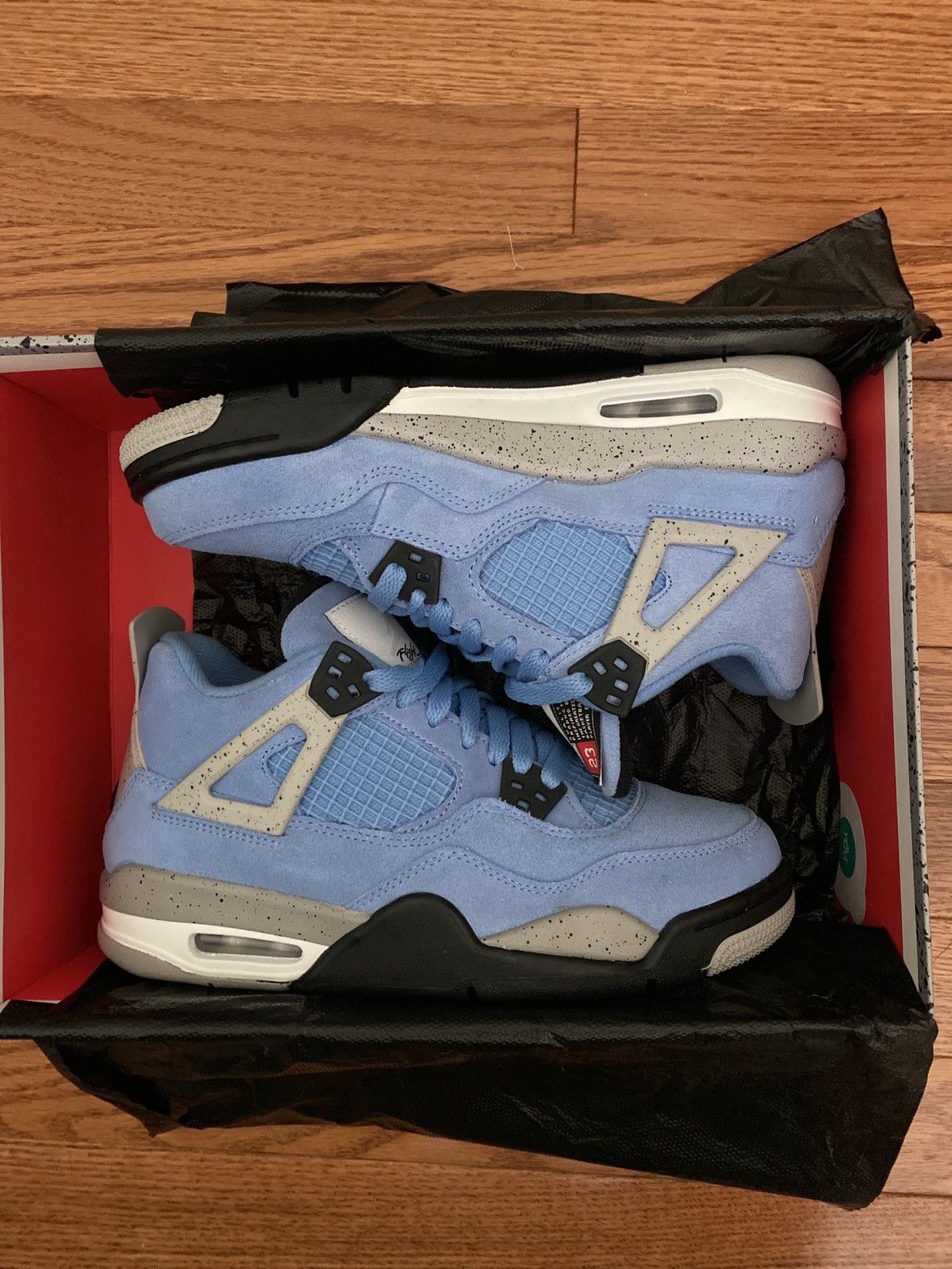 Nike UNC JORDAN 4s | Grailed