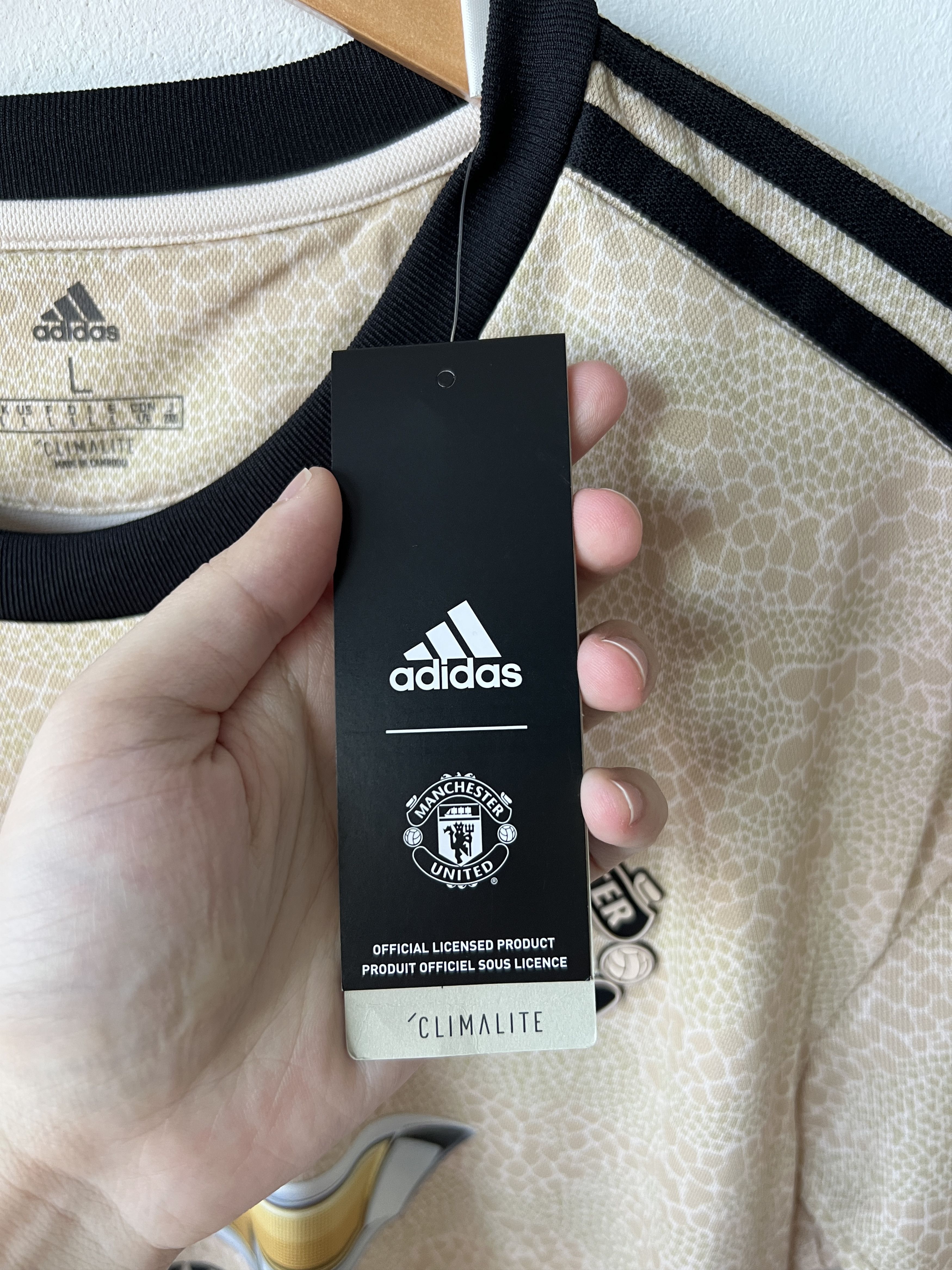 Adidas (L) Manchester United 2019-20 Away Kit B. Fernandes (NEW) | Grailed