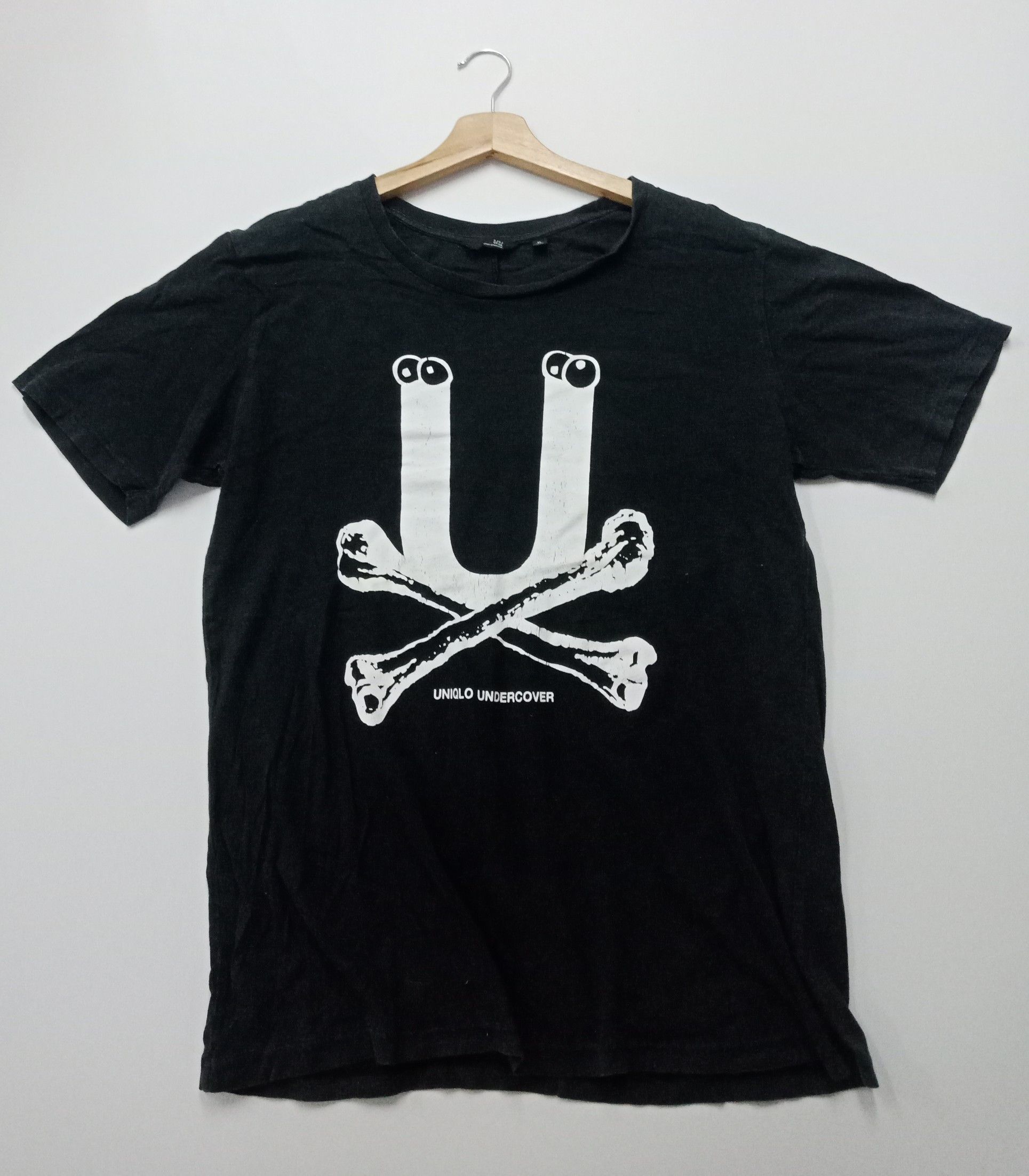 Undercover × Uniqlo Uniqlo Undercover Cross Bones #C | Grailed