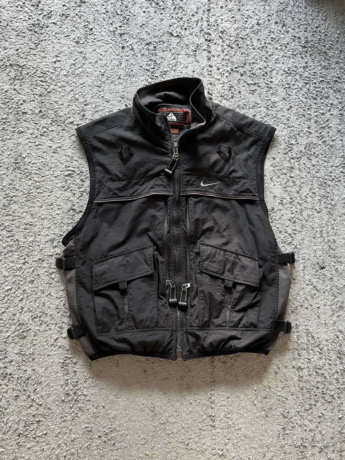 Nike RARE !! NIKE ACG VINTAGE GORPCORE NYLON OUTDOR VEST | Grailed