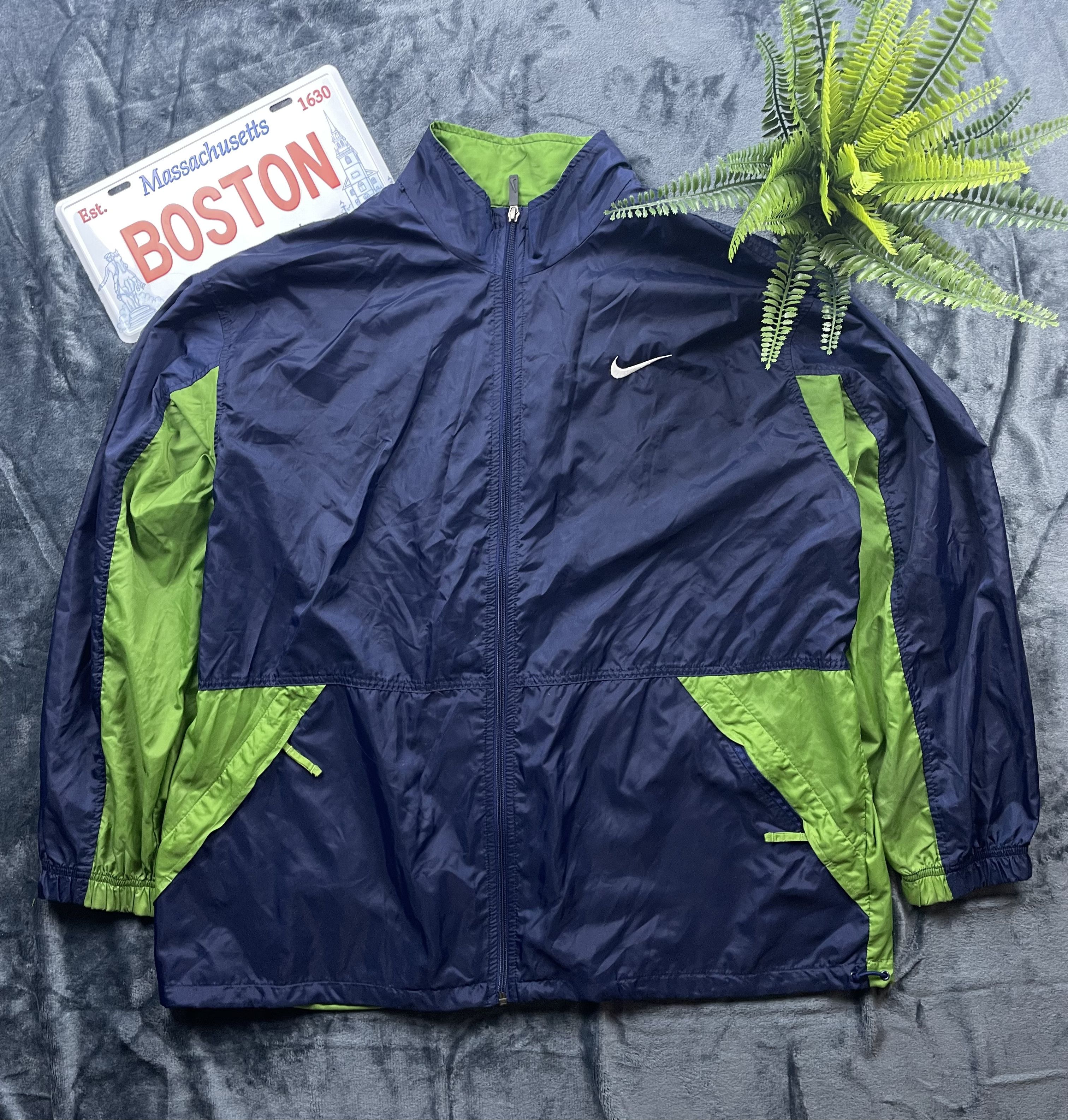 Nike 💥 NIKE VINTAGE Y2K LIGHT BIG SWOOSH JACKET | Grailed