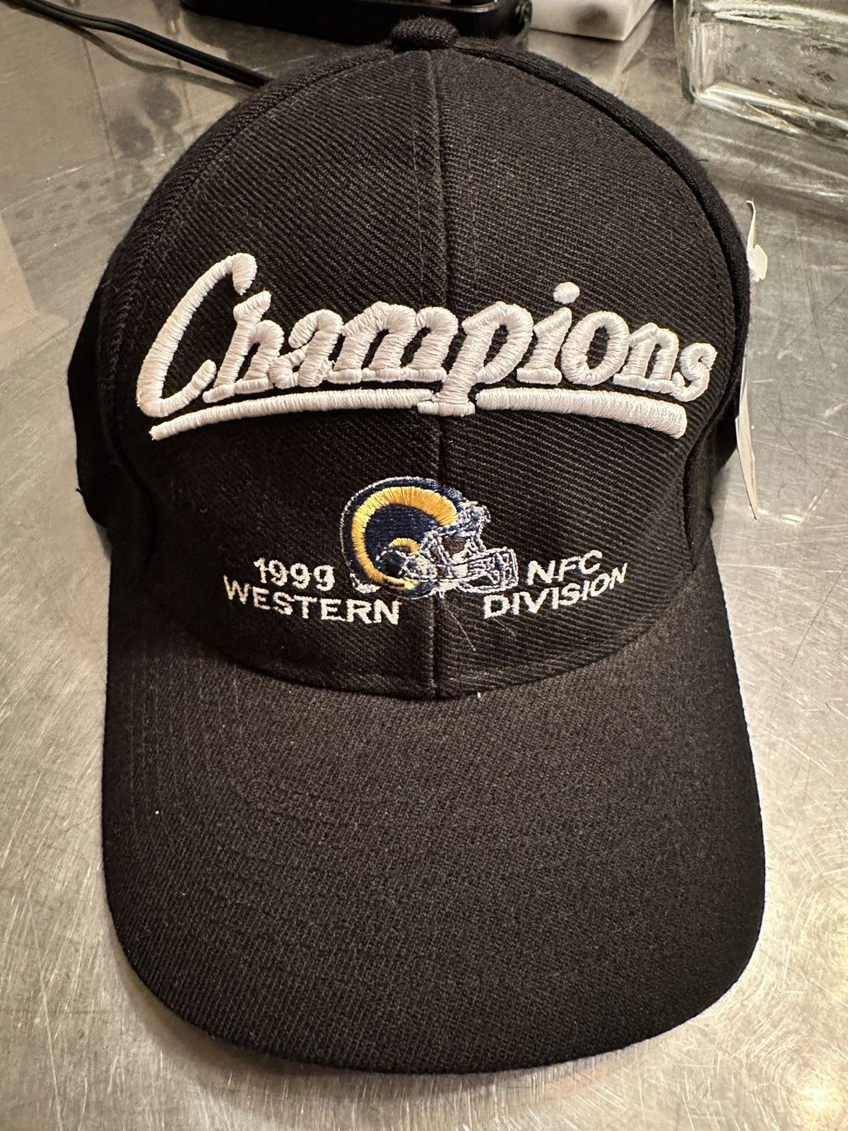 Vintage DS 1999 NFL Rams NFC Division Champions Snapback Hat | Grailed