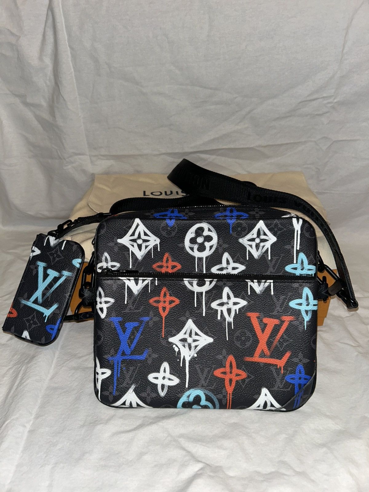 Louis Vuitton LOUIS VUITTON MONOGRAM GRAFFITI TRIO MESSENGER | Grailed