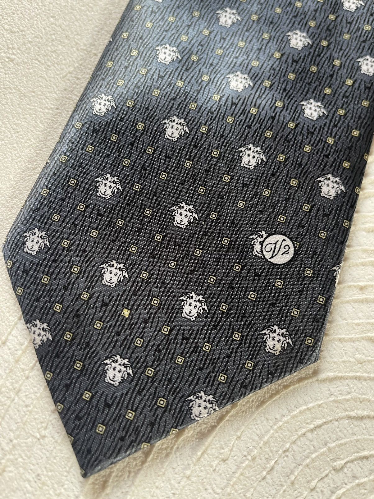 Versace × Vintage 80’s Versace V2 Medusa logo Silk Handmade vintage tie ...