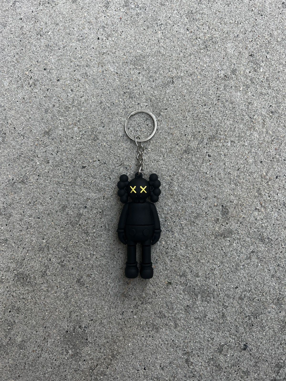 Kaws kaws keychain | Grailed