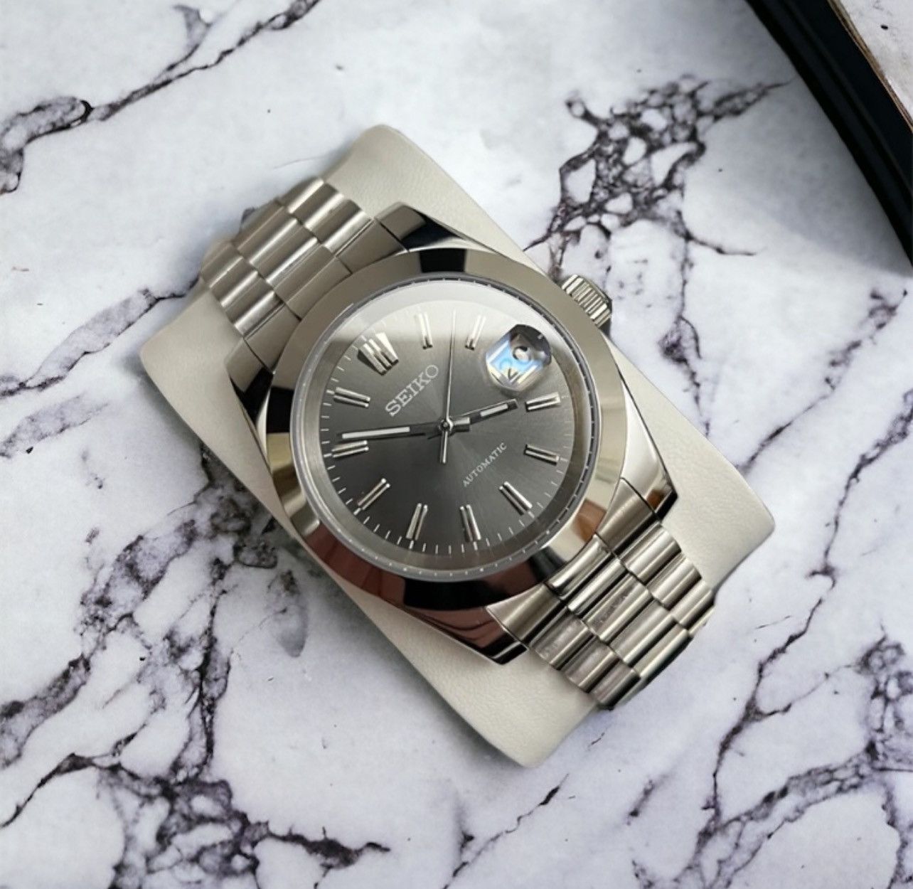 Seiko Seiko Datejust Grey Smooth Bezel Steel Presidential Watch | Grailed