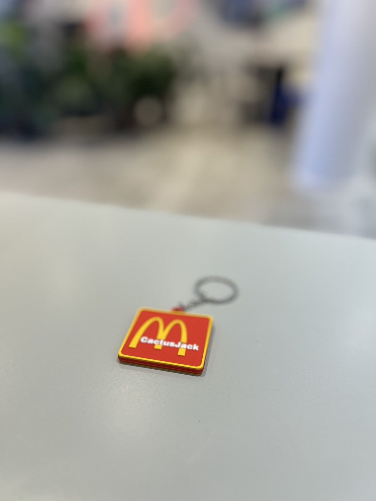Travis Scott Travis Scott x McDonald's Cj Arches Keychain Red/Yellow ...