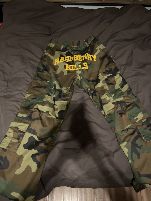Streetwear raspberry hills camo pants | Grailed