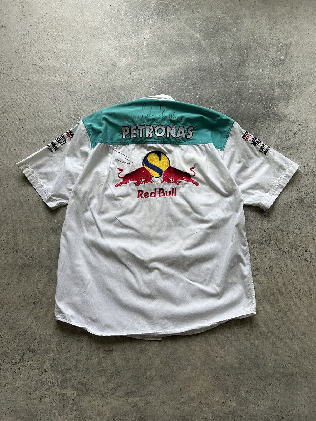 Vintage VINTAGE RED BULL SAUBER PETRONAS RACING TEE SHIRT | Grailed