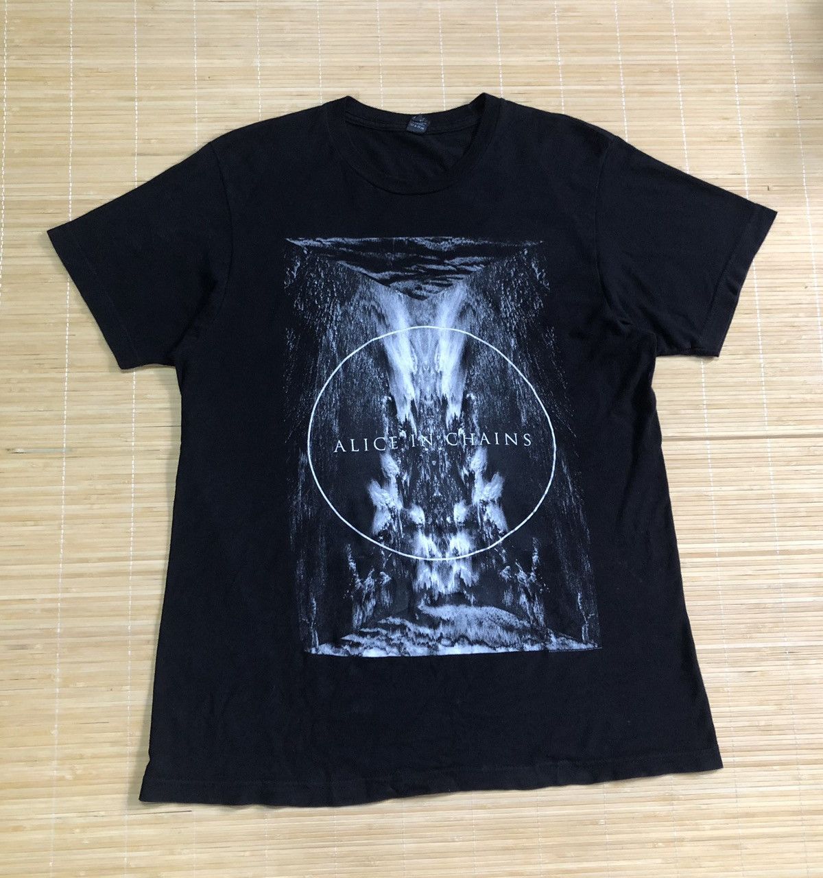 Avant Garde Alice In Chains official merchandise | Grailed