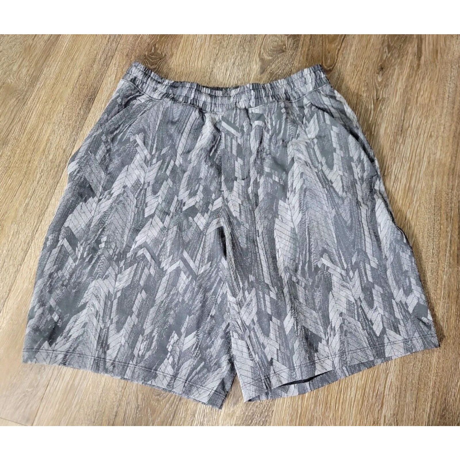 Lululemon Lululemon Men's Medium Pace Breaker Running Gym Short ...