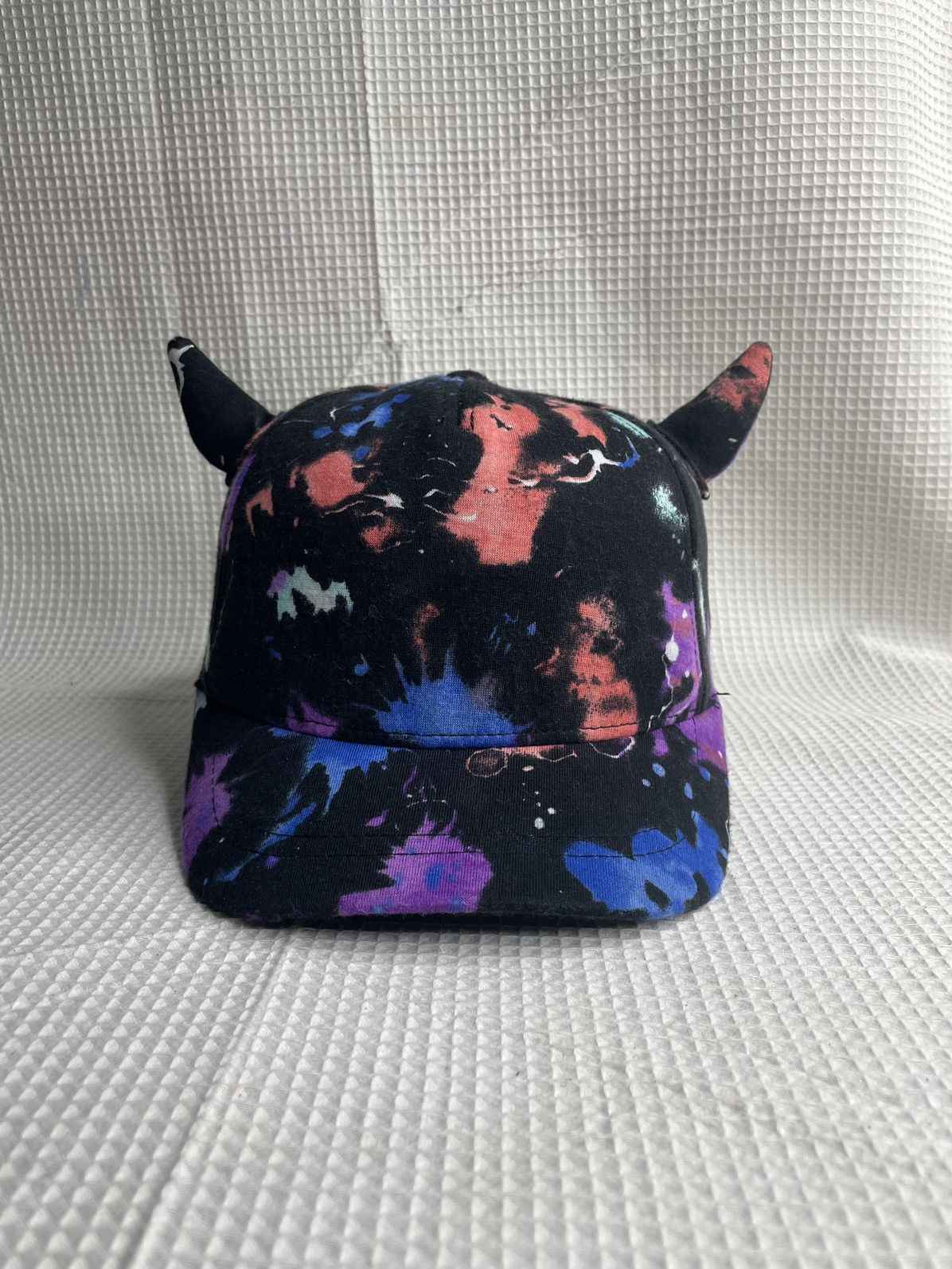 Expert Horror DEVIL. HORN snapback cap with splash | Grailed